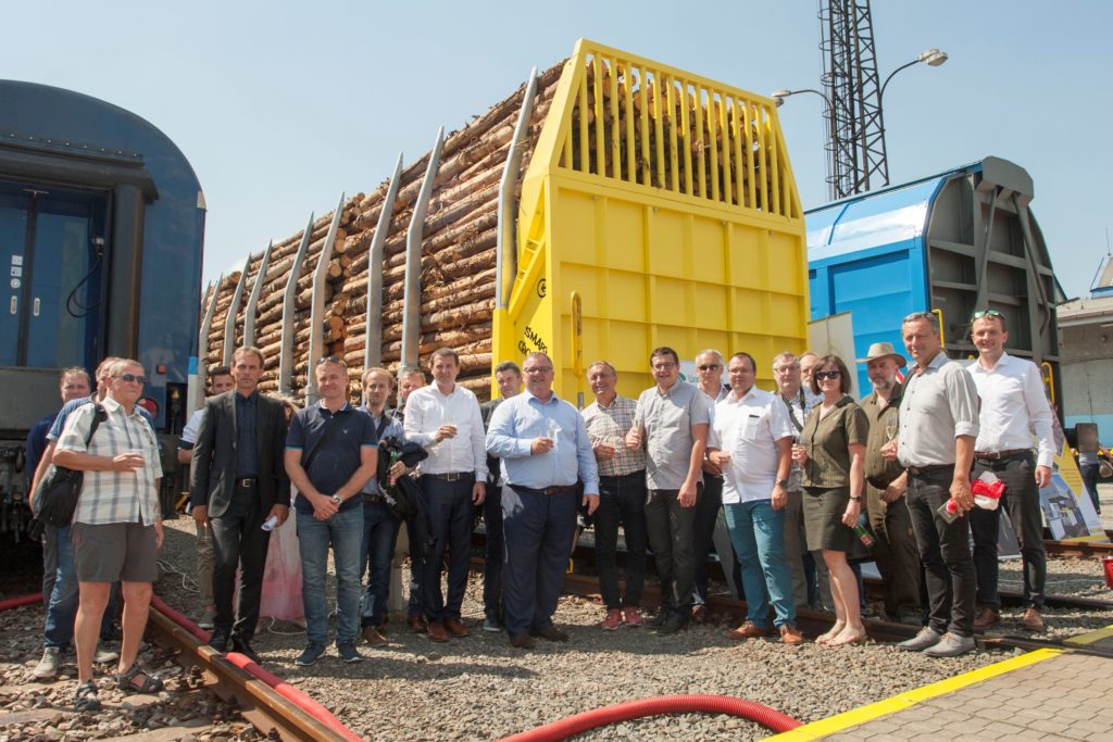Handover of the first Smart GigaWood wagon in Czech Republic - Innofreight